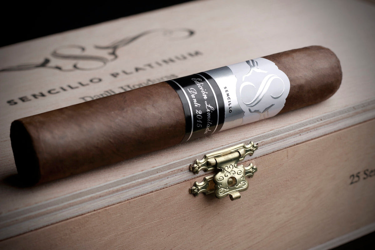 Sencillo Platinum Robusto – Cigar God